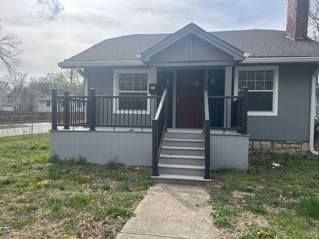 4246 Flora Ave, Kansas City, MO 64110 - See Est. Value, Schools & More