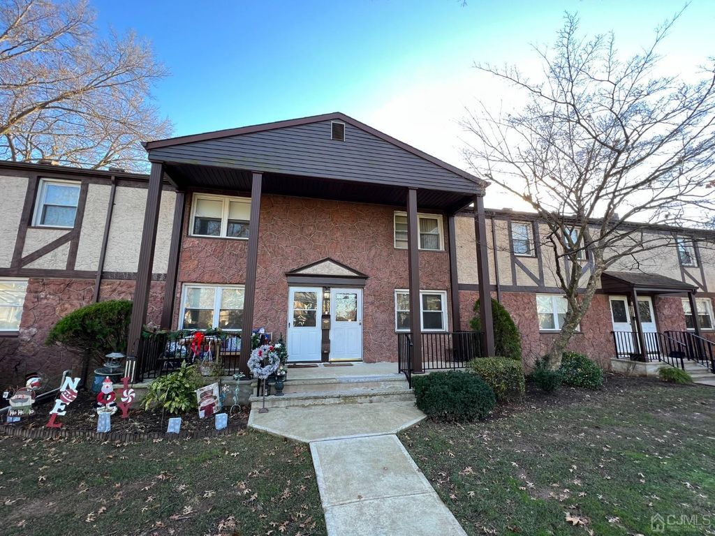 201 High St, Metuchen, NJ 08840 - See Est. Value, Schools & More