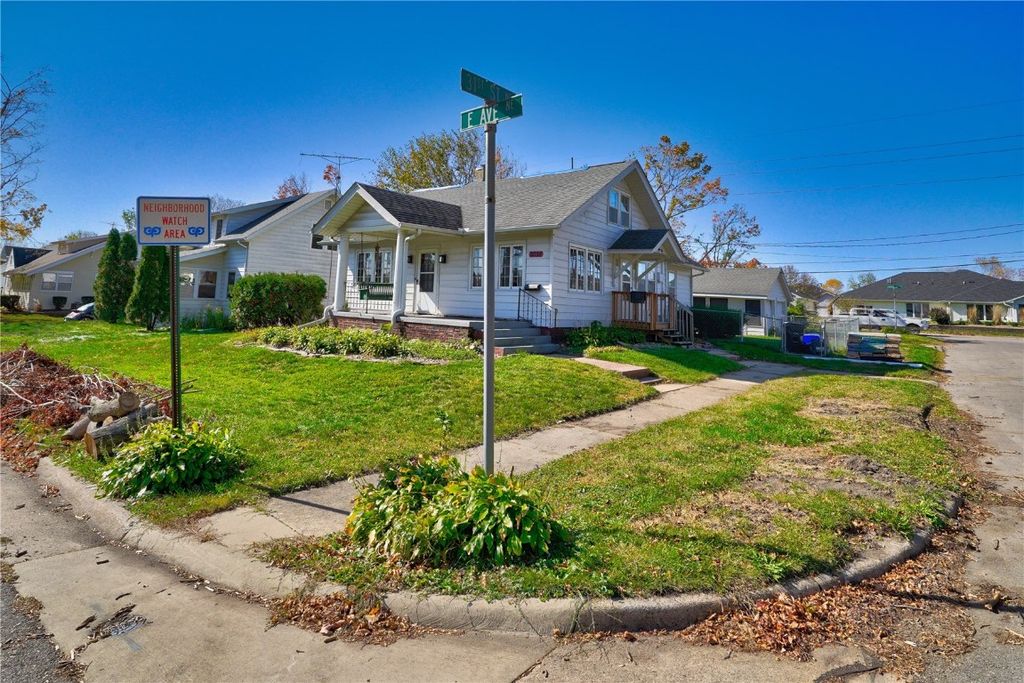 3038 E Ave NE, Cedar Rapids, IA 52402 - See Est. Value, Schools & More