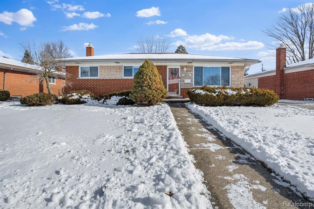 28446 Sutherland Dr, Warren, MI 48088 - See Est. Value, Schools & More