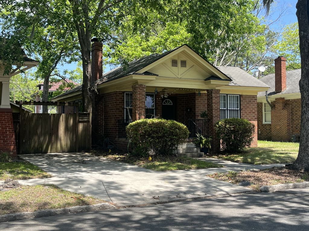 730 E 36th St, Savannah, GA 31401 - See Est. Value, Schools & More