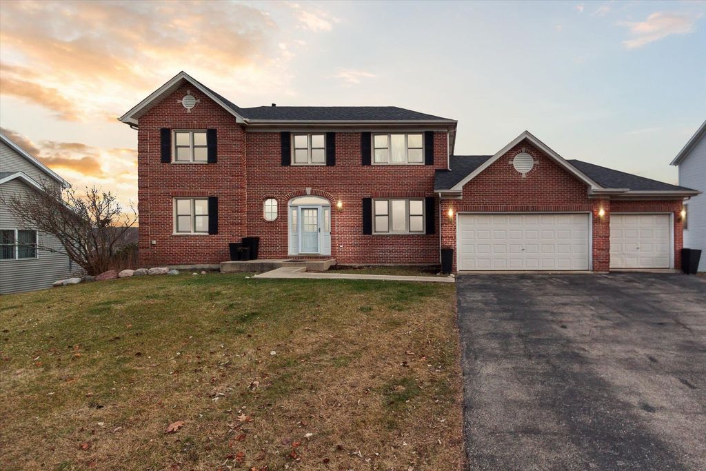 1245 Hunters Rdg W, Hoffman Estates, IL 60192 - See Est. Value, Schools ...