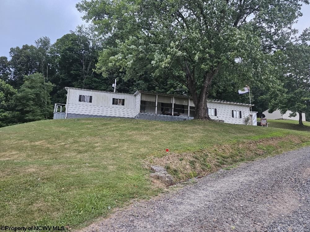 35 Suds Run Tower Rd, Mount Clare, WV 26408 - See Est. Value, Schools ...