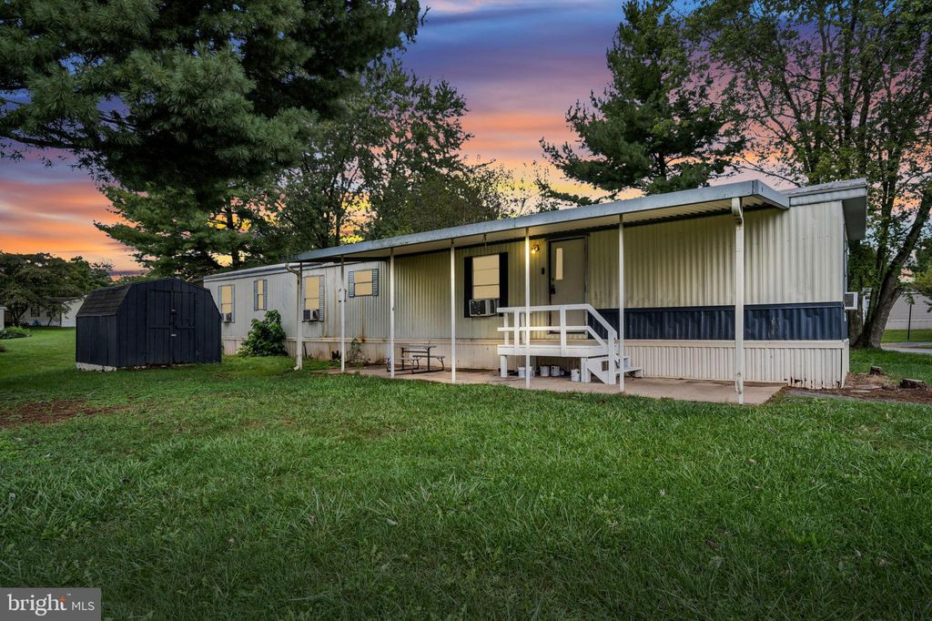 21 Willow Tree Ln, Dover, PA 17315 - See Est. Value, Schools & More