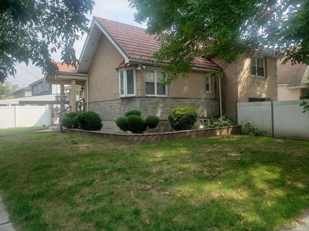 147-27 257th St #1, Rosedale, NY 11422 - See Est. Value, Schools & More