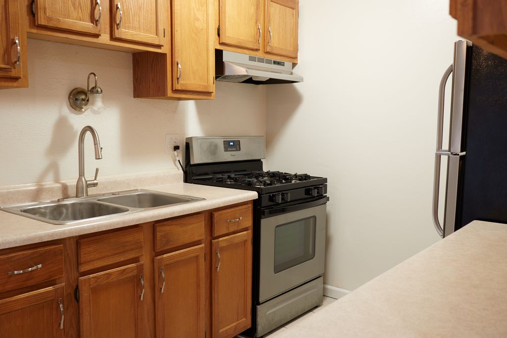 1001 Gael Dr, Joliet, IL 60435 | Trulia