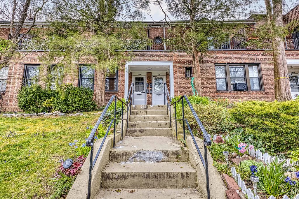 40-01 Little Neck Pkwy #13B, Little Neck, NY 11363 | MLS# 1711336 | Trulia