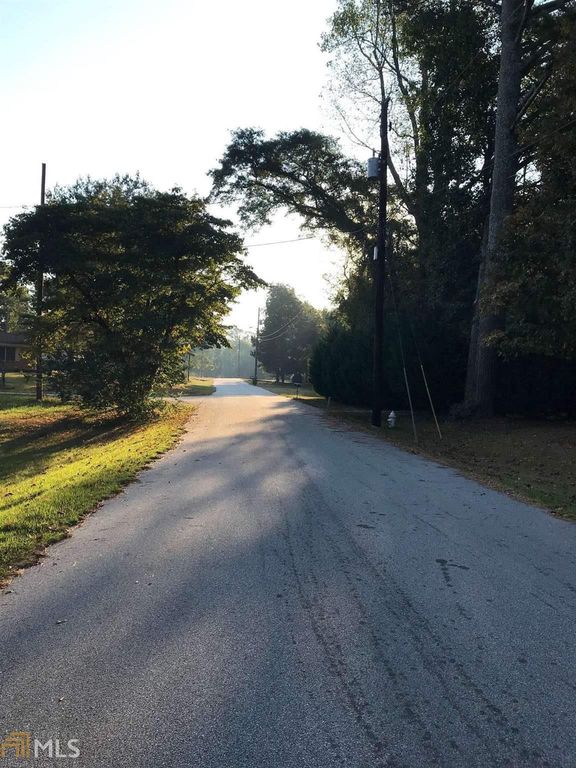 2733 SW Lakeview Dr, Conyers, GA 30094 - See Est. Value, Schools & More