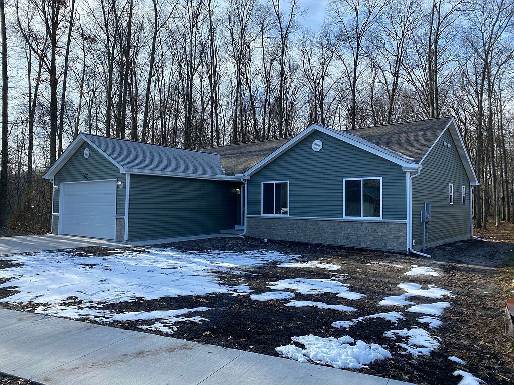 9512 Amy Rd, Clay, MI 48001 - See Est. Value, Schools & More