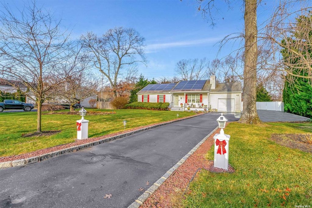 93 Carlton Drive, Shirley, NY 11967 | Trulia