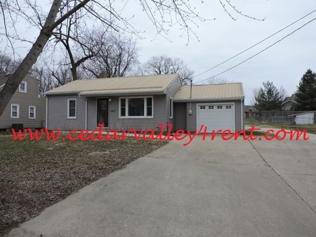 327 S Hackett - Waterloo, IA | Trulia