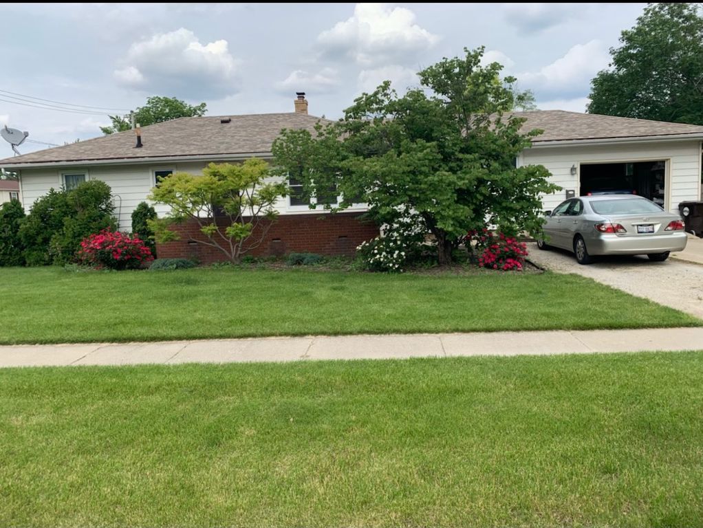 609 N Barnett St, Le Roy, IL 61752 | Trulia