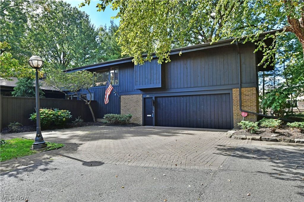 283 North Rd NE, Warren, OH 44483 - See Est. Value, Schools & More