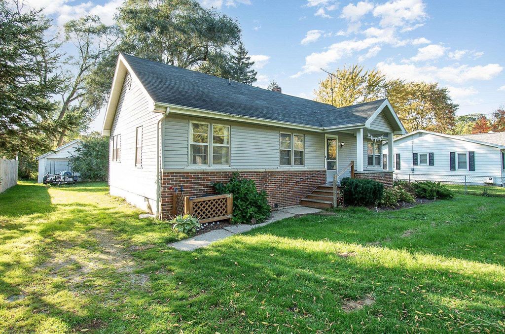 3774 Mack Rd, Saginaw, MI 48601 - See Est. Value, Schools & More