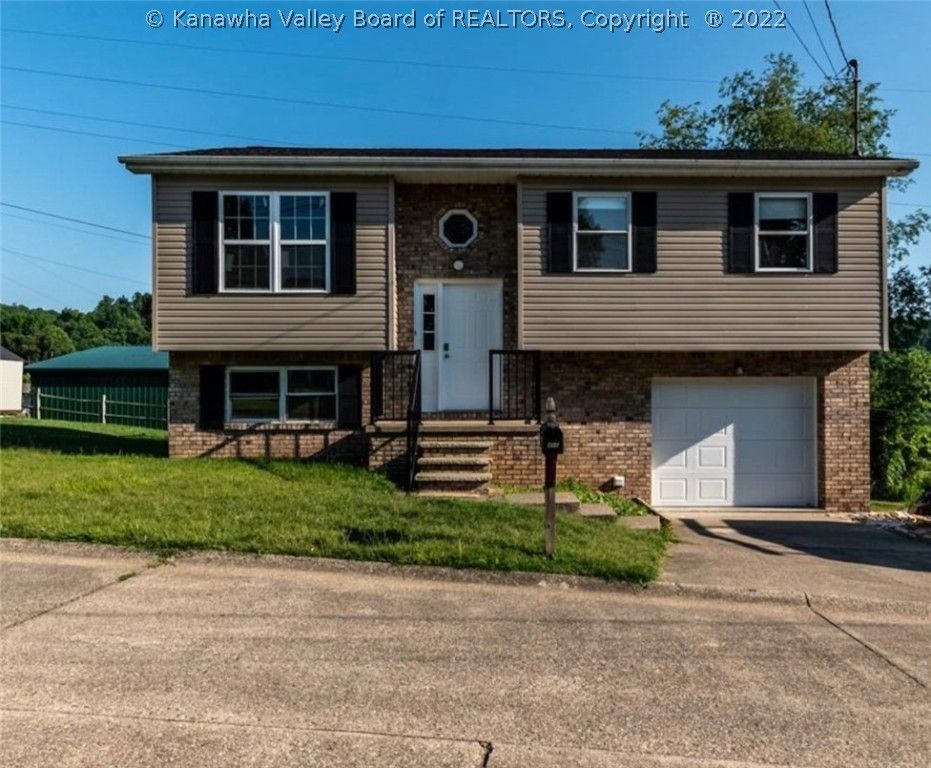 408 Parkview Dr, Hurricane, WV 25526 - See Est. Value, Schools & More