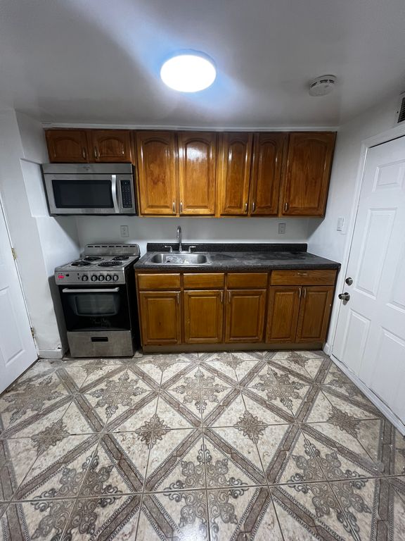 2882 Miles Ave #1, Bronx, NY 10465 - See Est. Value, Schools & More