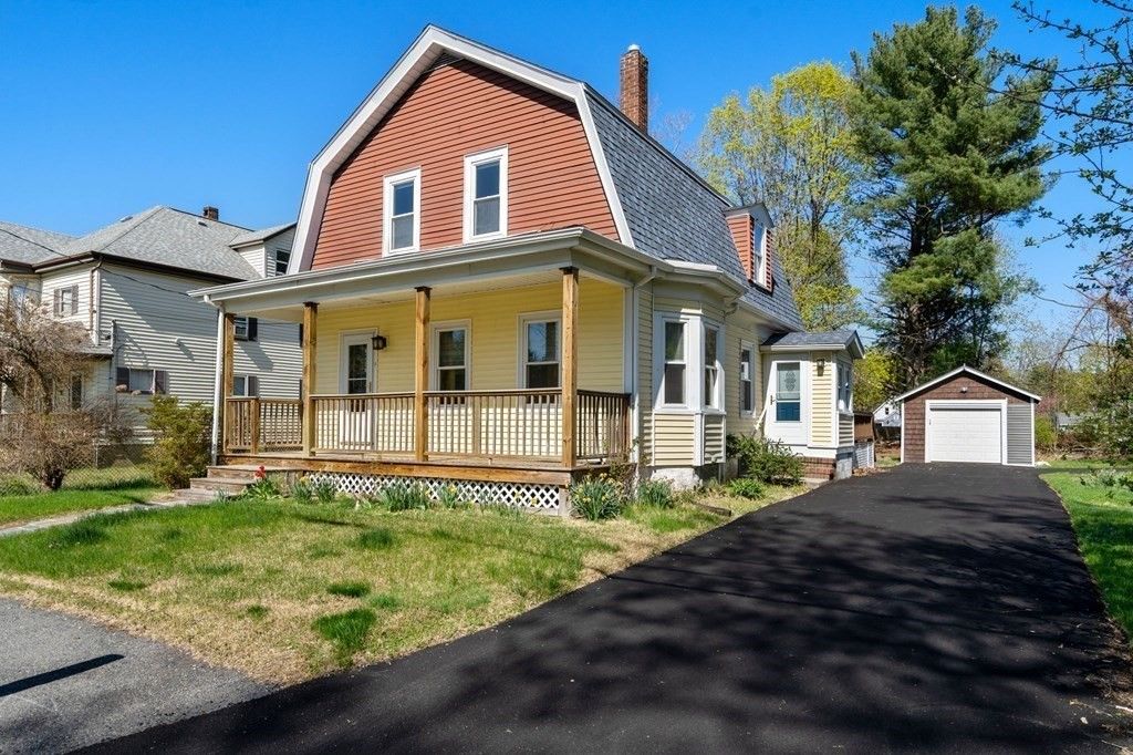 9 Woodlawn St, Taunton, MA 02780 - See Est. Value, Schools & More