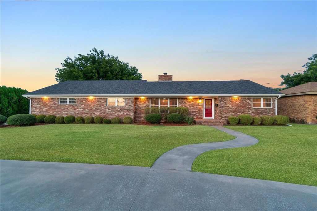 1920 N Louis Tittle Ave, Mangum, OK 73554 | Trulia