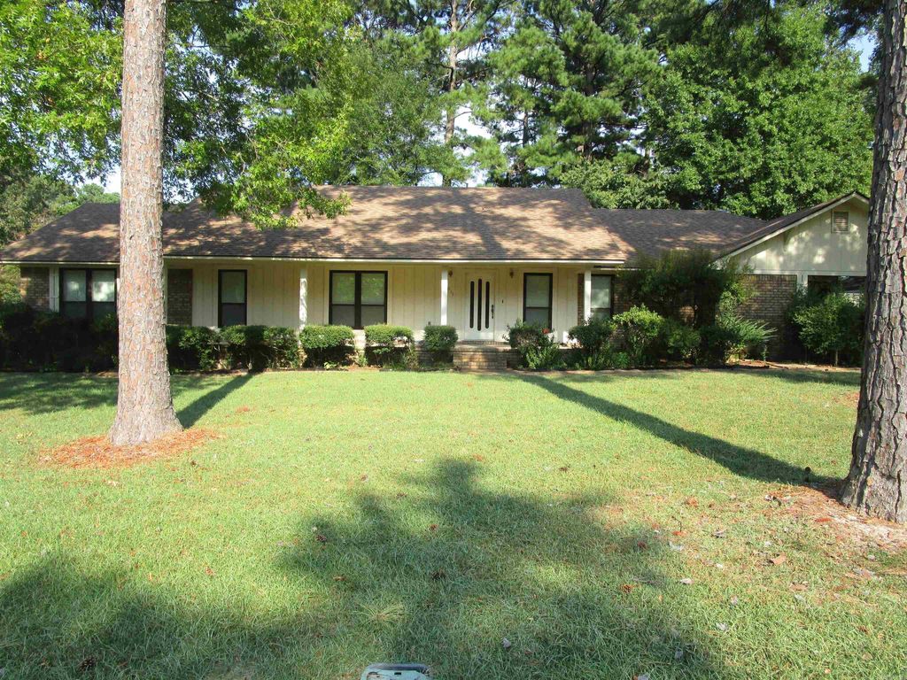 2013 Karen Cir, Magnolia, AR 71753 - See Est. Value, Schools & More