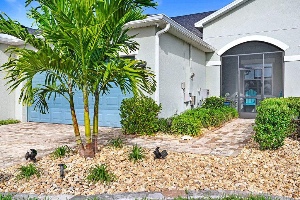 7994 Loren Cove Dr, Melbourne, FL 32940 - See Est. Value, Schools & More