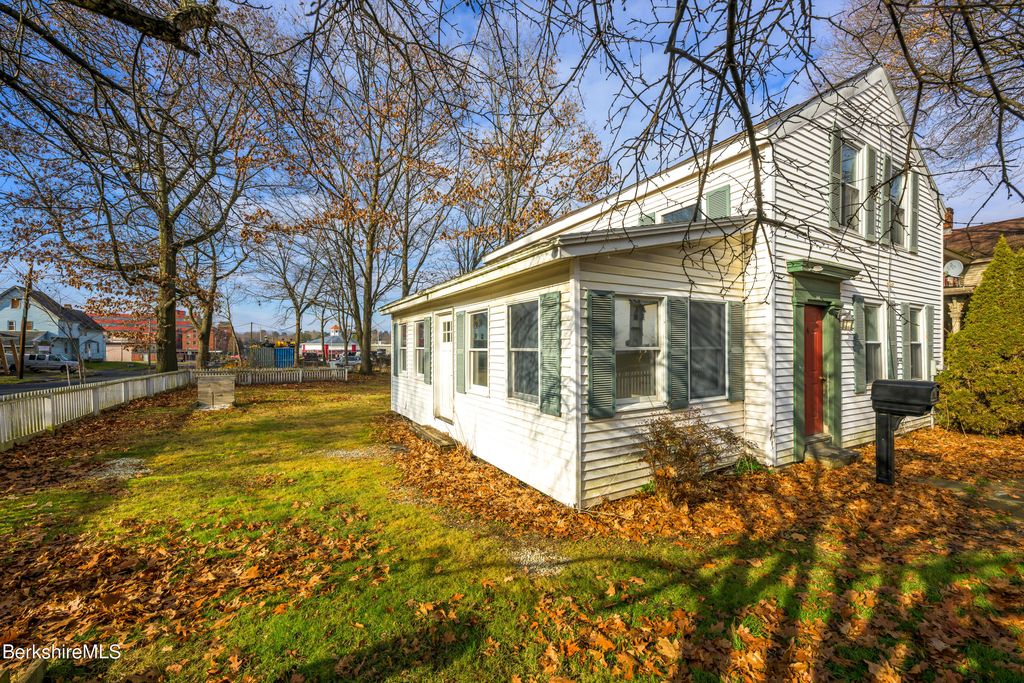 14 Goodrich St, Pittsfield, MA 01201 - See Est. Value, Schools & More