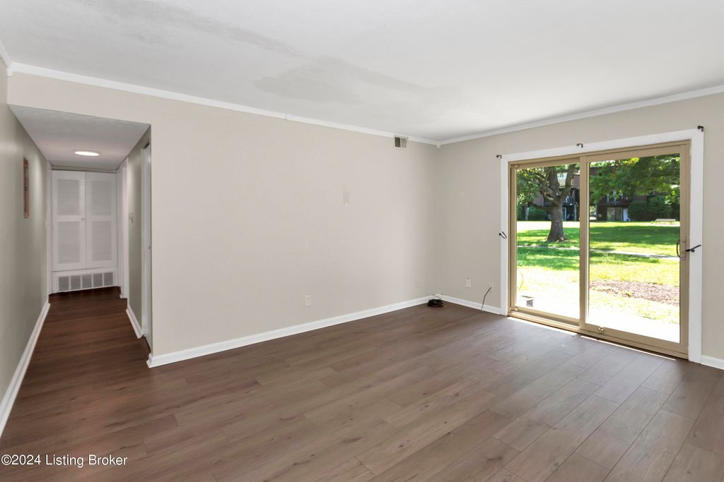 3505 Lodge Ln #110, Louisville, KY 40218 - See Est. Value, Schools & More