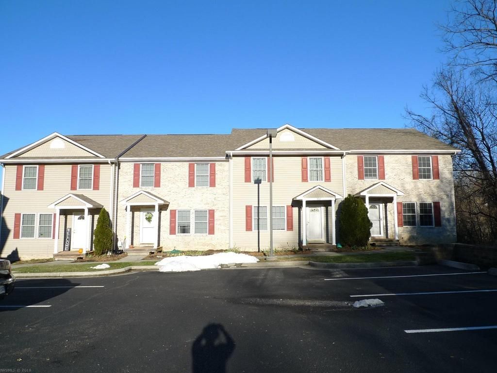 900 2nd St, Radford, VA 24141 - See Est. Value, Schools & More
