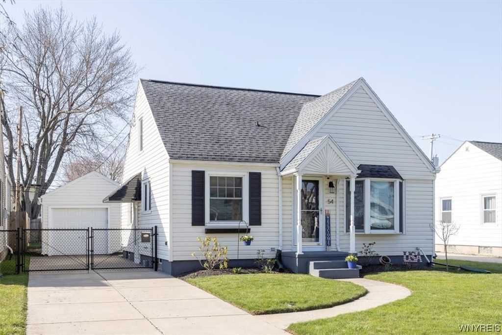 54 Hampton Pkwy, Buffalo, NY 14217 - See Est. Value, Schools & More