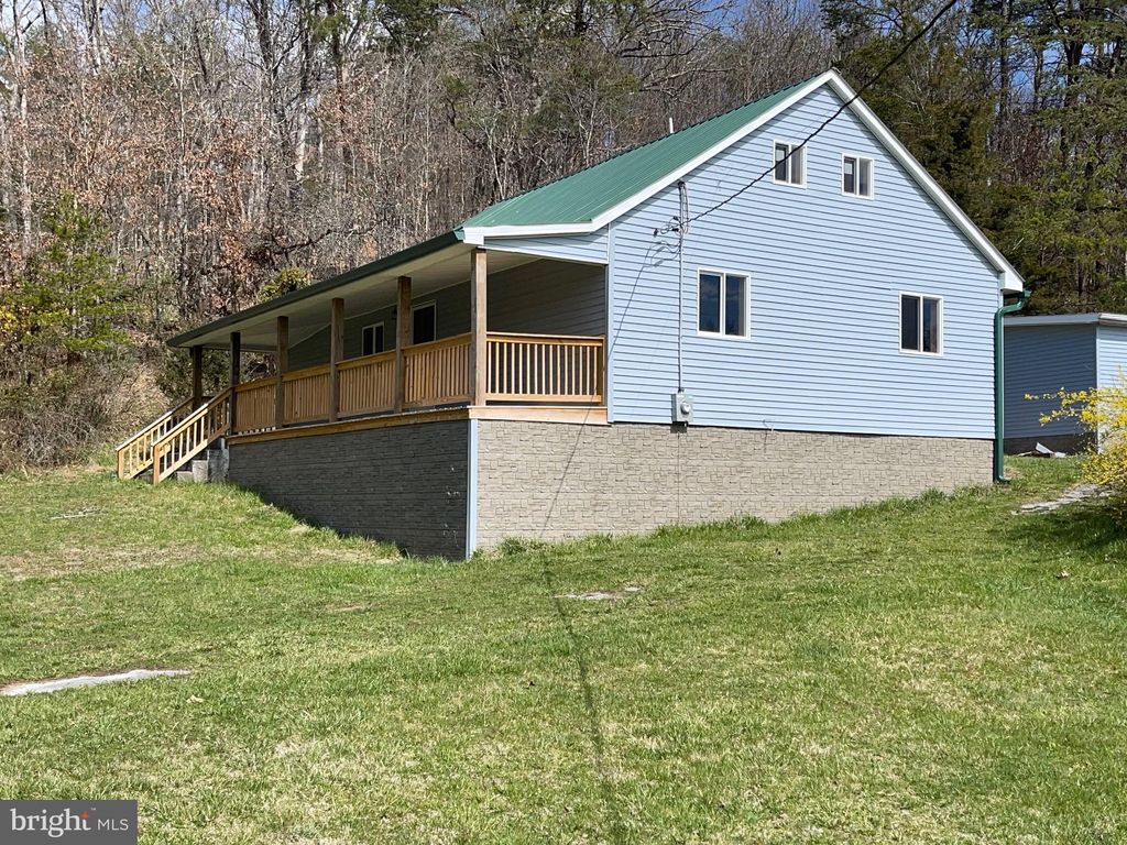 1015 Highland Ridge Rd, Berkeley Springs, WV 25411 - See Est. Value ...
