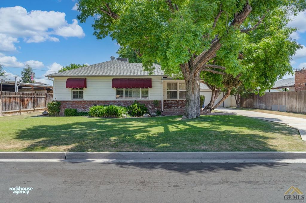6404 Almond Dr, Bakersfield, CA 93308 - See Est. Value, Schools & More