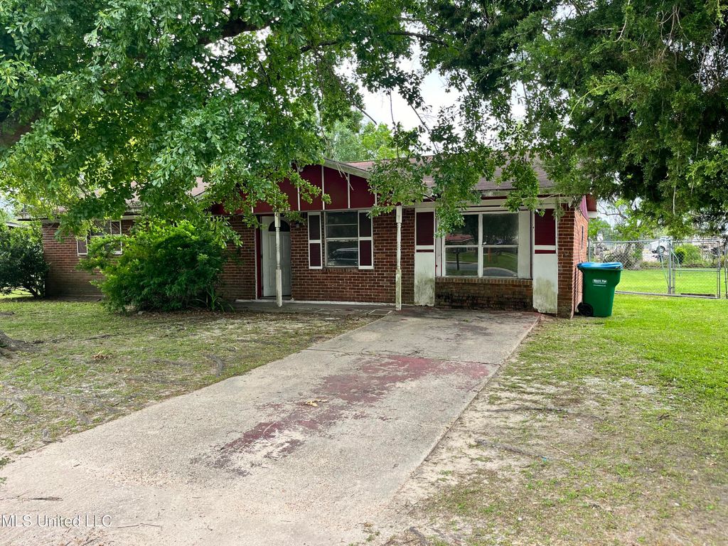 6136 Frederick St, Moss Point, MS 39563 | MLS# 4077426 | Trulia