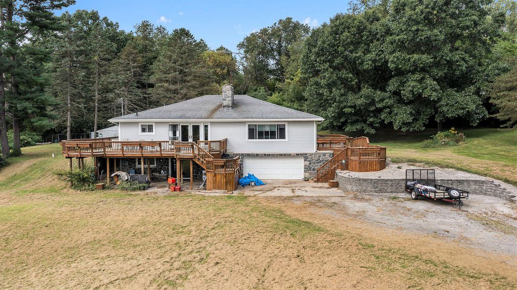 7450 Blackman Rd, Jackson, MI 49201 - See Est. Value, Schools & More