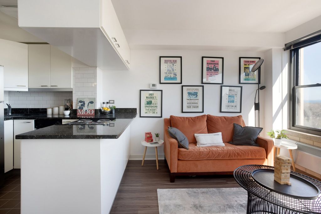 1606 E Hyde Park Blvd #c58f1aa3b, Chicago, IL 60615 - See Est. Value ...