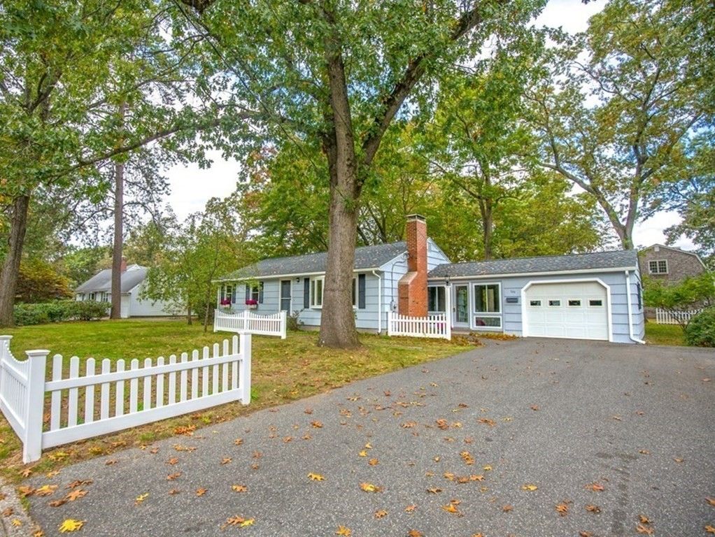 220 Wolf Swamp Rd, Longmeadow, MA 01106 | Trulia