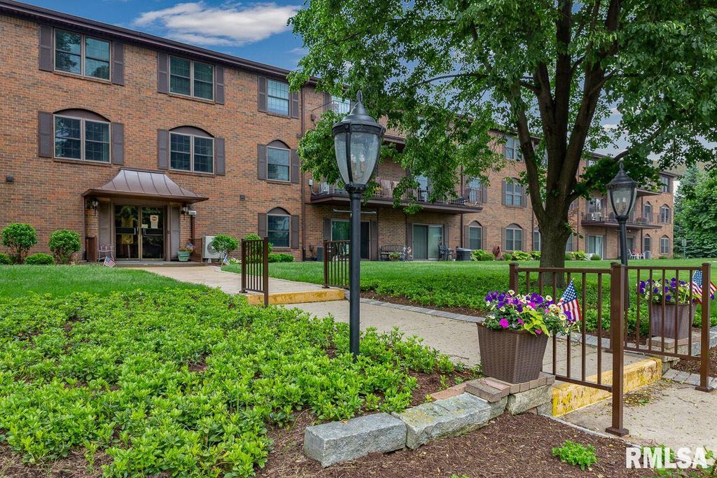 1360 Kimberly Ridge Rd #303, Bettendorf, IA 52722 - See Est. Value ...