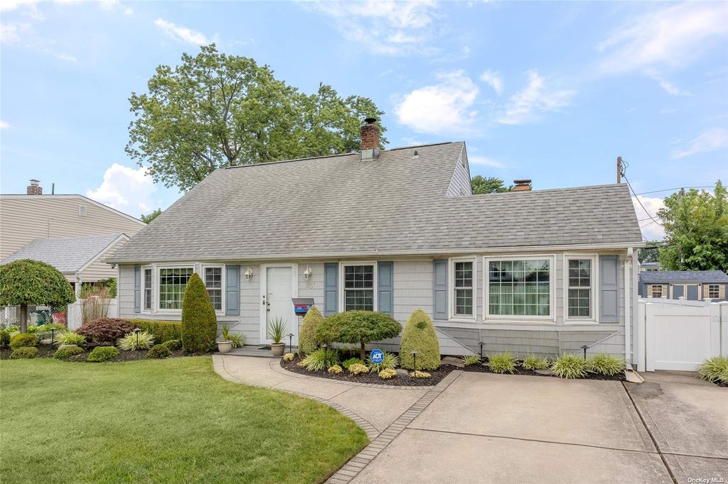 25 Chase Lane, Levittown, NY 11756 | Trulia