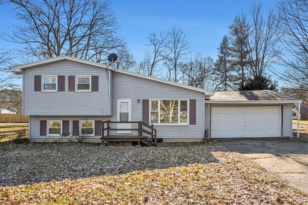 465 W Main St, Centreville, MI 49032 - See Est. Value, Schools & More