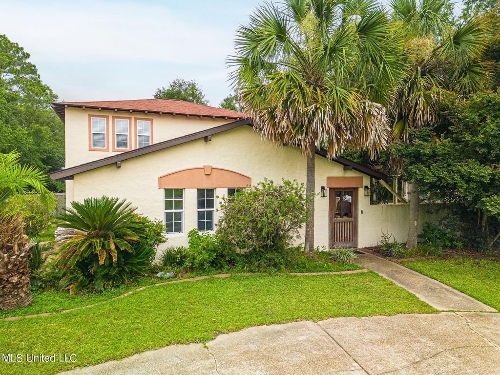 12152 Kencrest Dr, Gulfport, MS 39503 - See Est. Value, Schools & More
