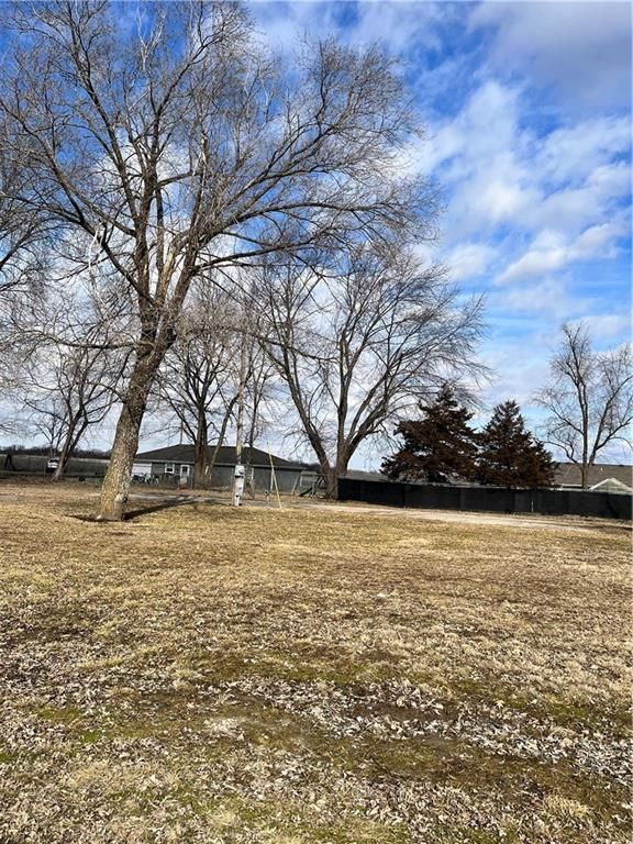 37410 E Main St, Garden City, MO 64747 - See Est. Value, Schools & More