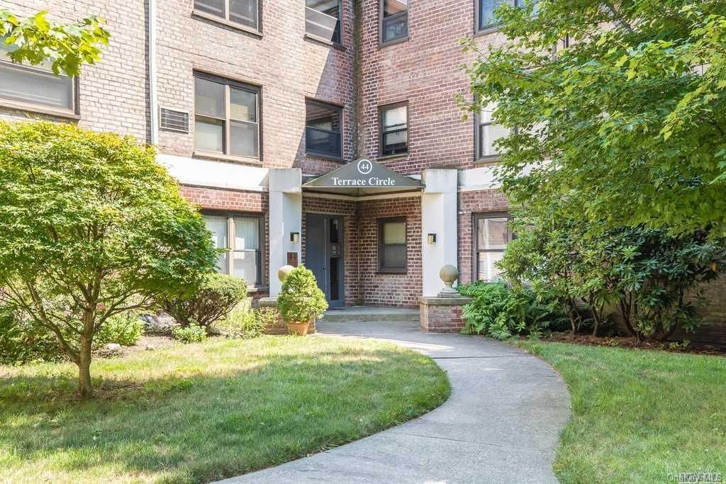 44 Terrace Cir N #1G, Great Neck, NY 11021 - See Est. Value, Schools & More