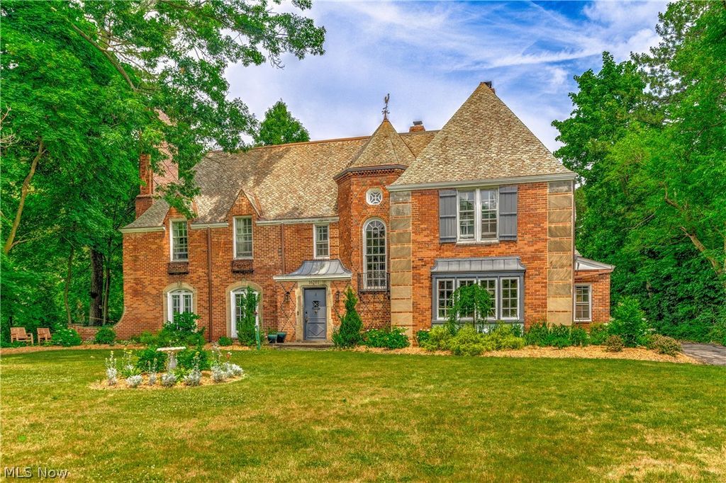 16201 Shaker Blvd, Shaker Heights, OH 44120 - See Est. Value, Schools ...