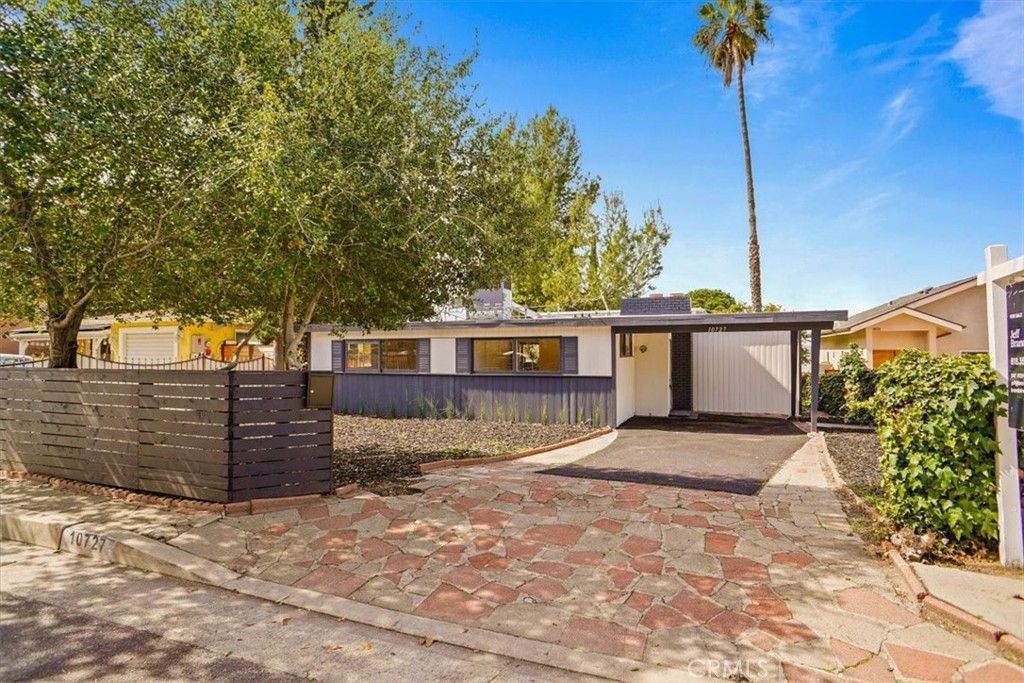 10727 Woodward Ave, Sunland, CA 91040 - See Est. Value, Schools & More