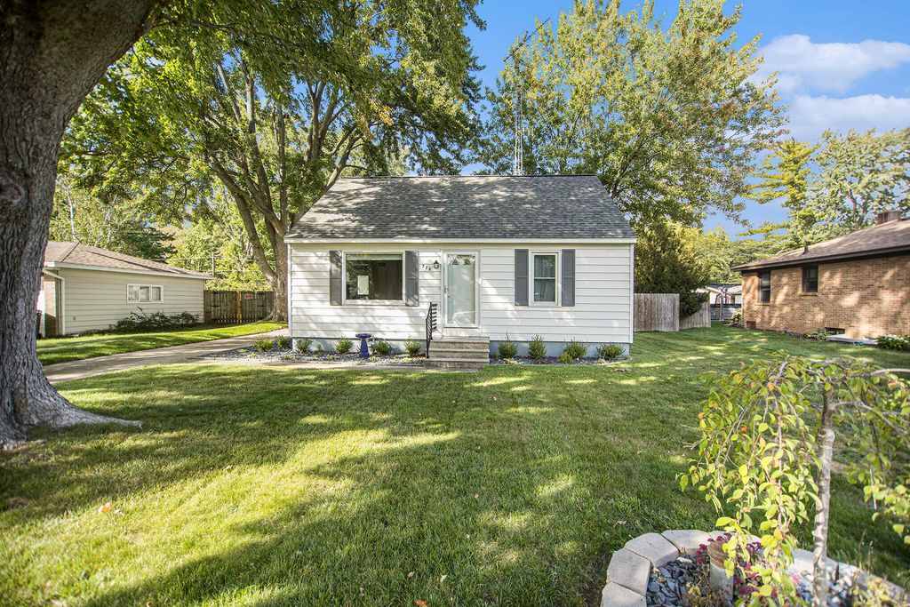 729 Summer St, Spring Lake, MI 49456 - See Est. Value, Schools & More
