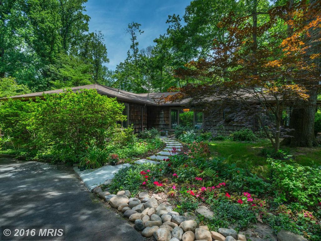 11940 Waples Mill Rd, Oakton, VA 22124 - See Est. Value, Schools & More