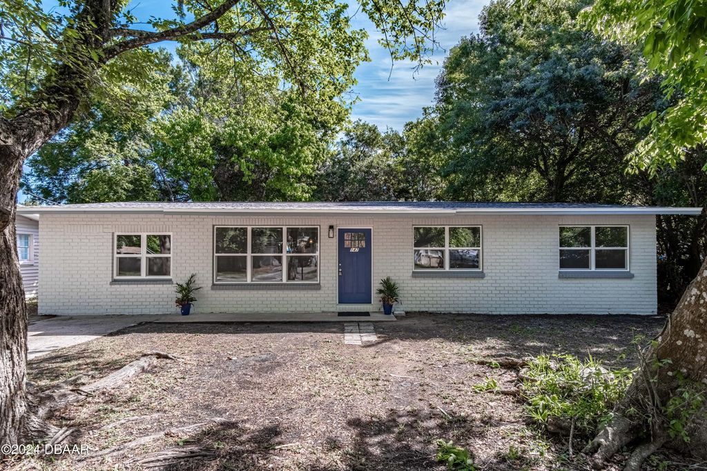 147 Edwards St, Daytona Beach, FL 32117 - See Est. Value, Schools & More