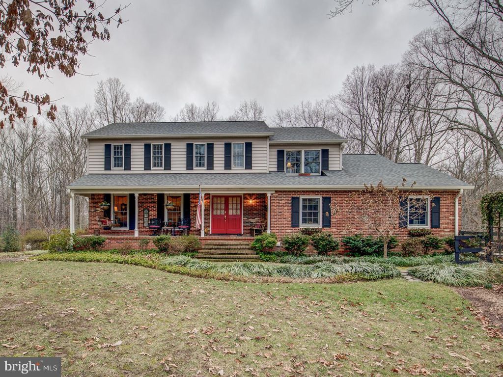 7360 Clifton Rd, Clifton, VA 20124 - See Est. Value, Schools & More