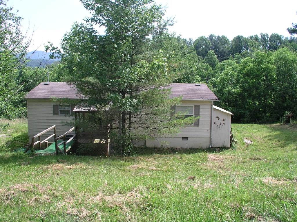 700 McQueen St, Butler, TN 37640 - See Est. Value, Schools & More