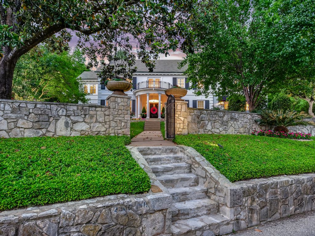 2300 Windsor Rd, Austin, TX 78703 - See Est. Value, Schools & More