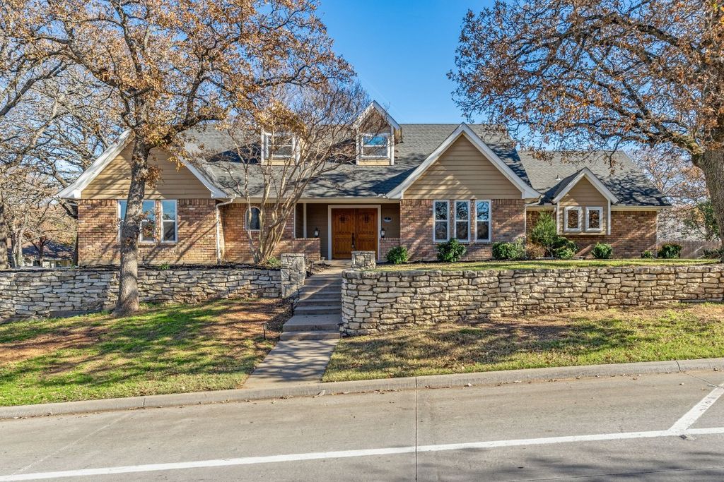 7 Ross Ct, Trophy Club, TX 76262 - See Est. Value, Schools & More