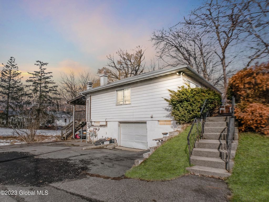 92B Columbia Turnpike, Rensselaer, NY 12144 | MLS# 202420484 | Trulia